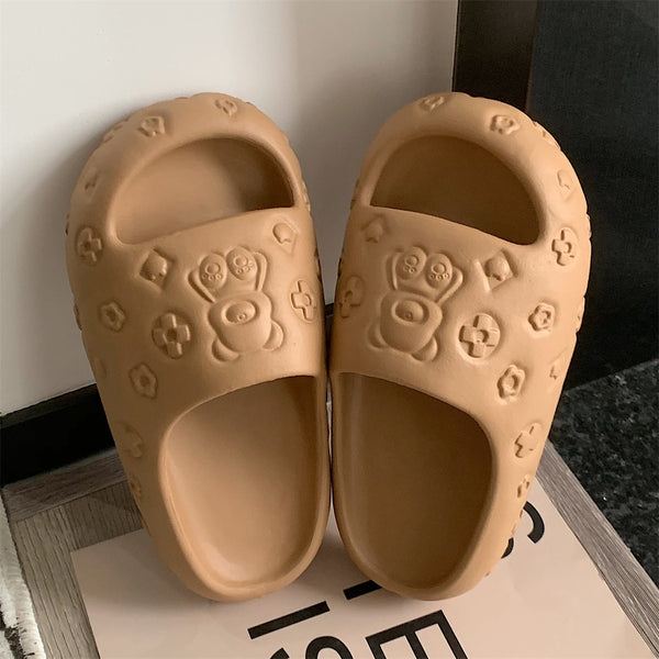 Bear Slides – Outfit Made