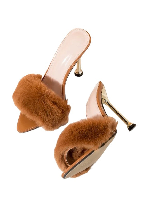 Plush Heels – Outfit Made